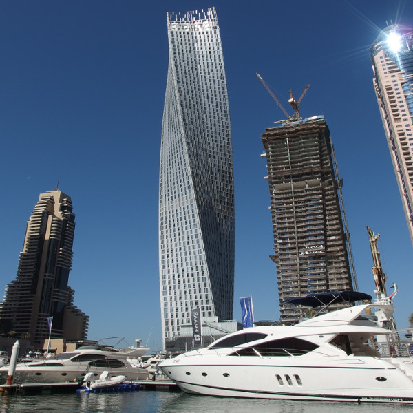 Cayan Tower - Meet The Cities