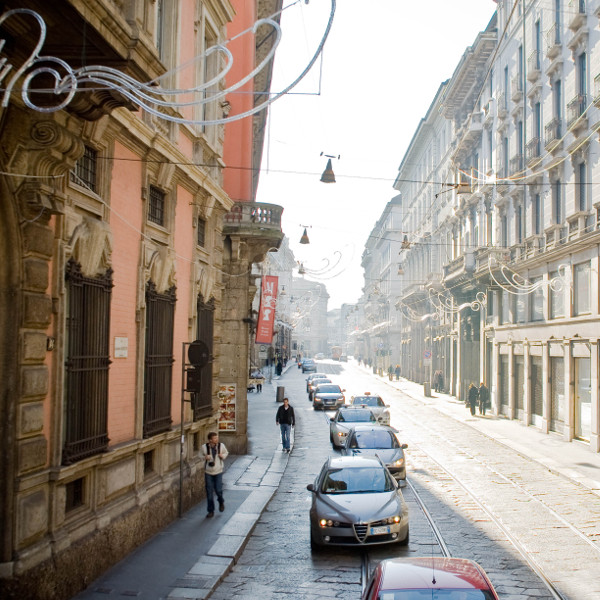 Everything you need to know about driving in Milan - Meet The Cities